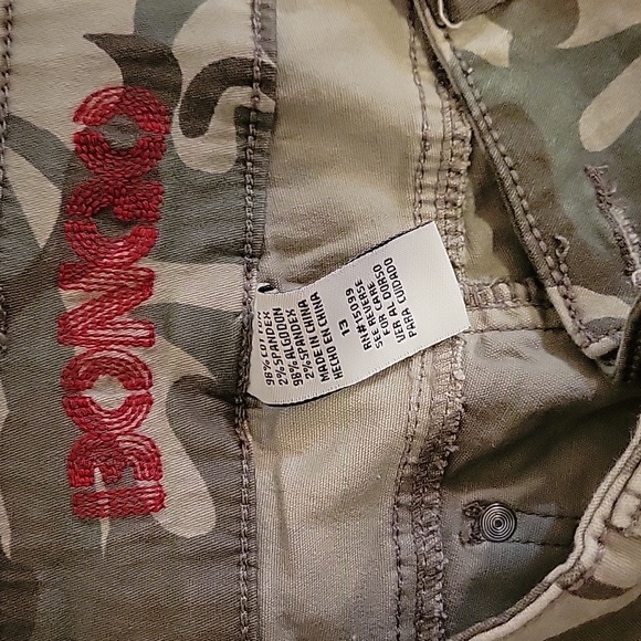 BONGO | Pants & Jumpsuits | Bongo Juniors Size 3 Camo Cargo Pants ...